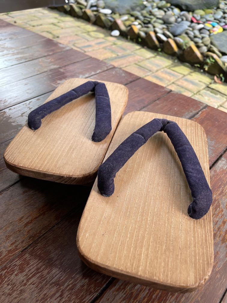 Traditional Japanese Wooden Slippers, Women's Fashion, Footwear ...