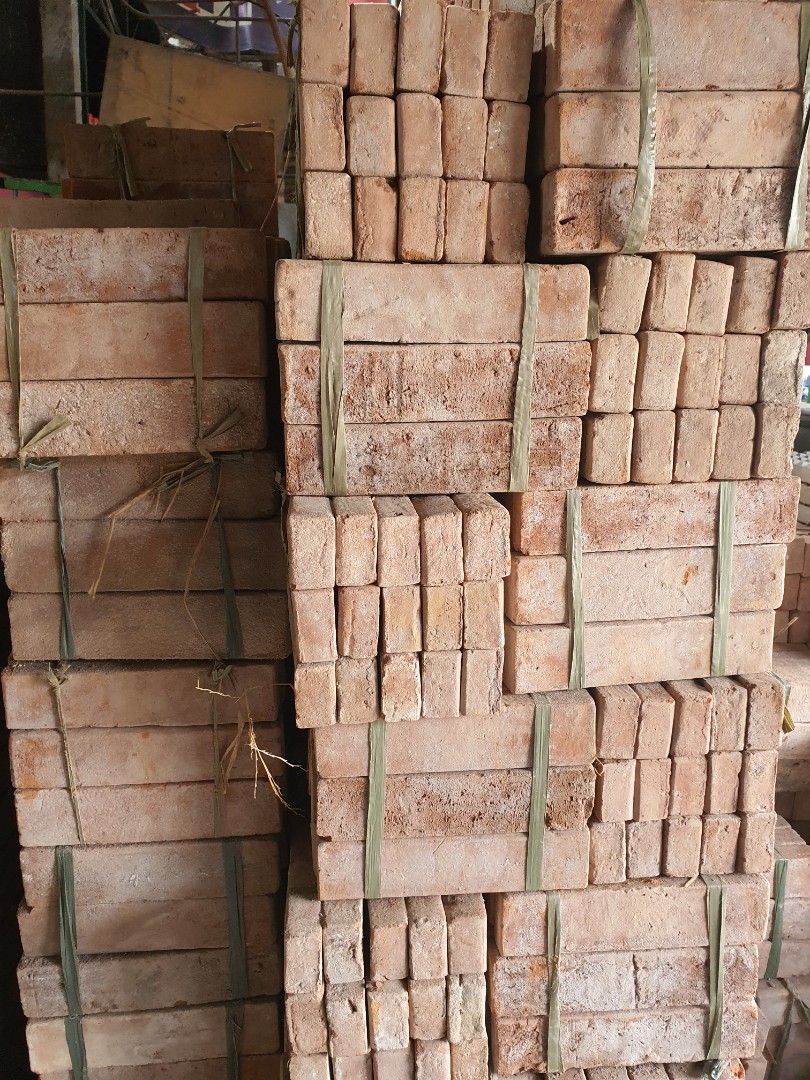 VIGAN BROWN BRICKS 1X2X8, Furniture & Home Living, Home Decor, Wall ...