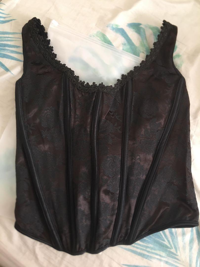 Black laced corset with complete boning and eyelet, Women's Fashion ...