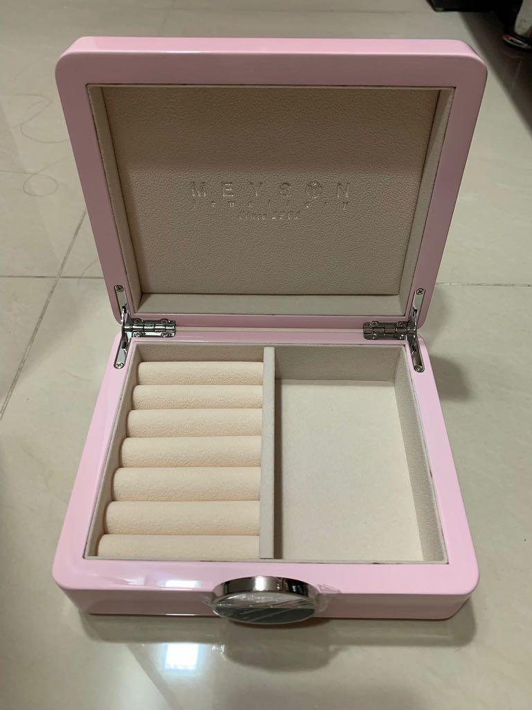 BN Meyson Jewellery Box, Women's Fashion, Jewelry & Organisers ...