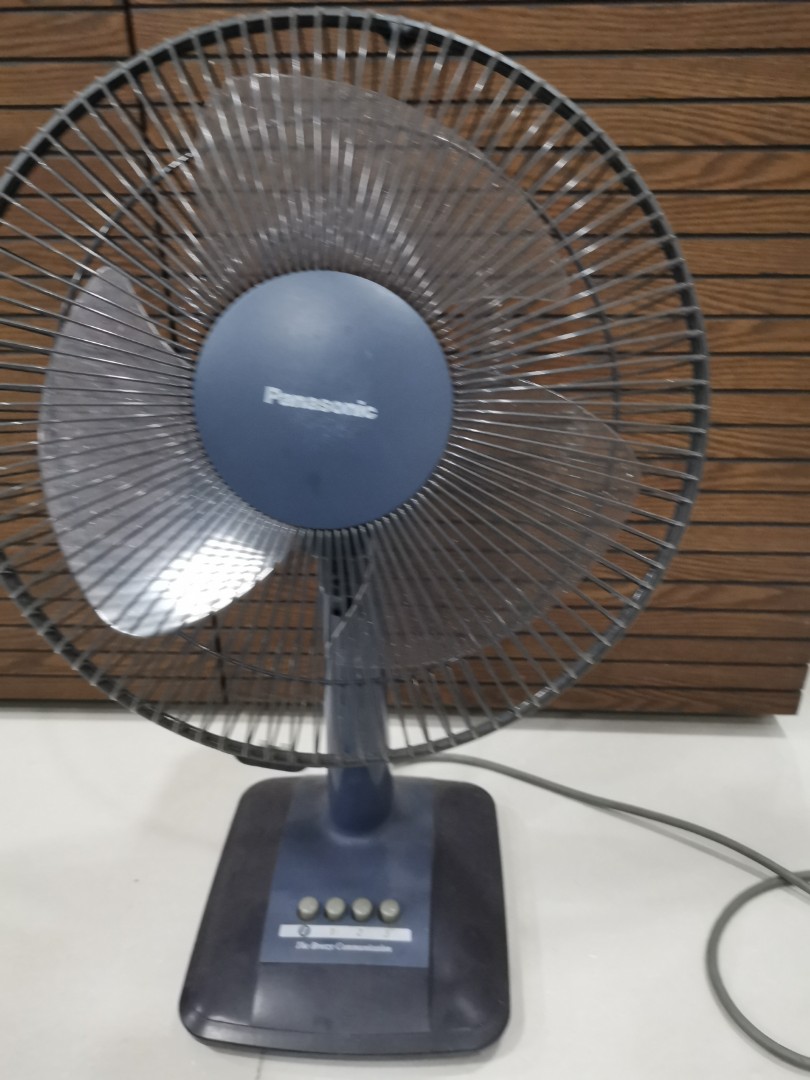 Desk fan, Furniture & Home Living, Lighting & Fans, Fans on Carousell