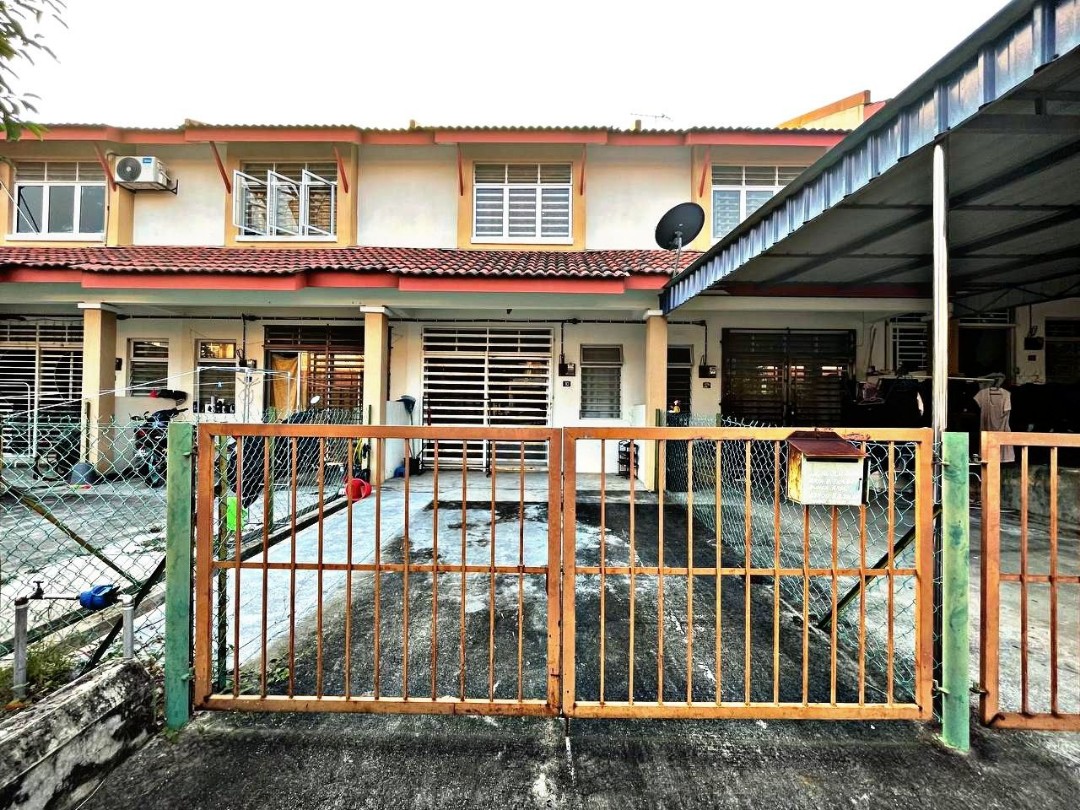 Double Storey Terrace Taman Bunga Raya Salak Tinggi Sepang, Property ...