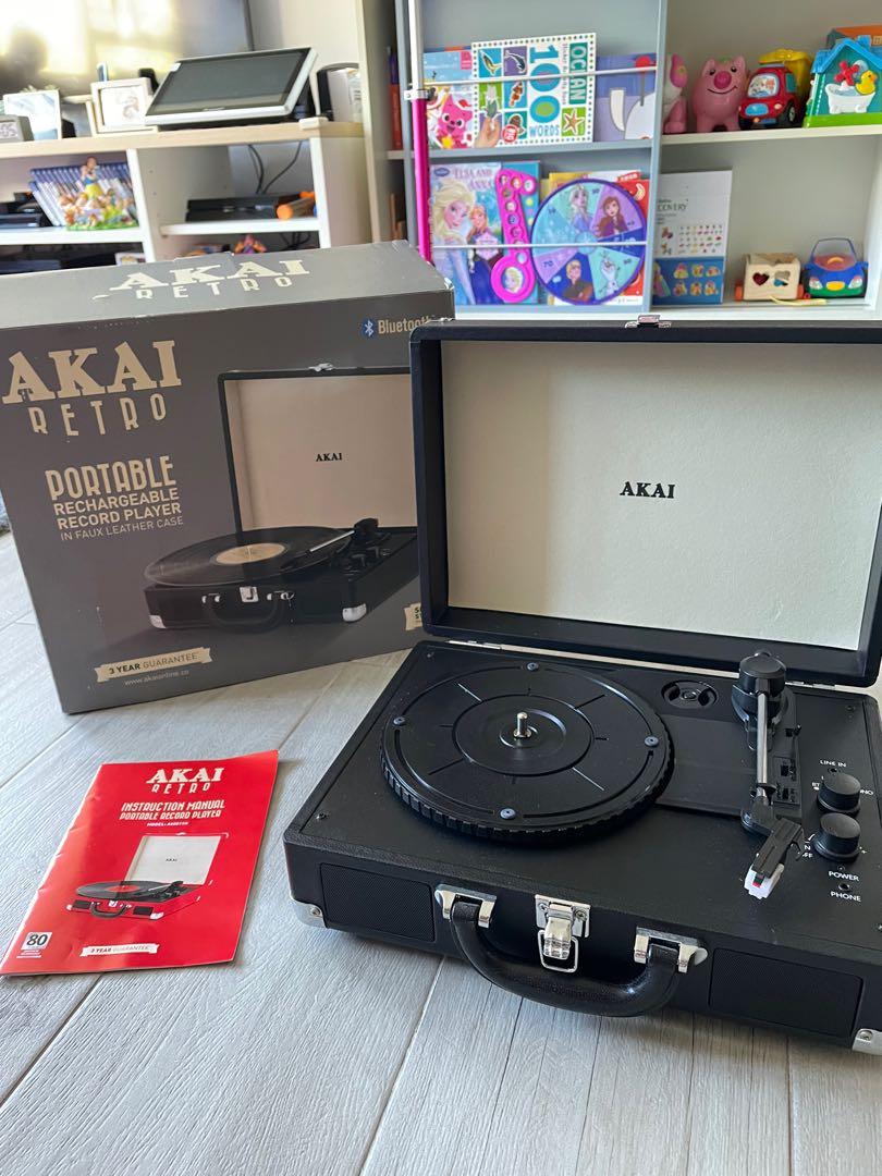 Like new - AKAI Retro record player with Bluetooth, 音響器材, 音樂播放裝置 MP3及CD ...