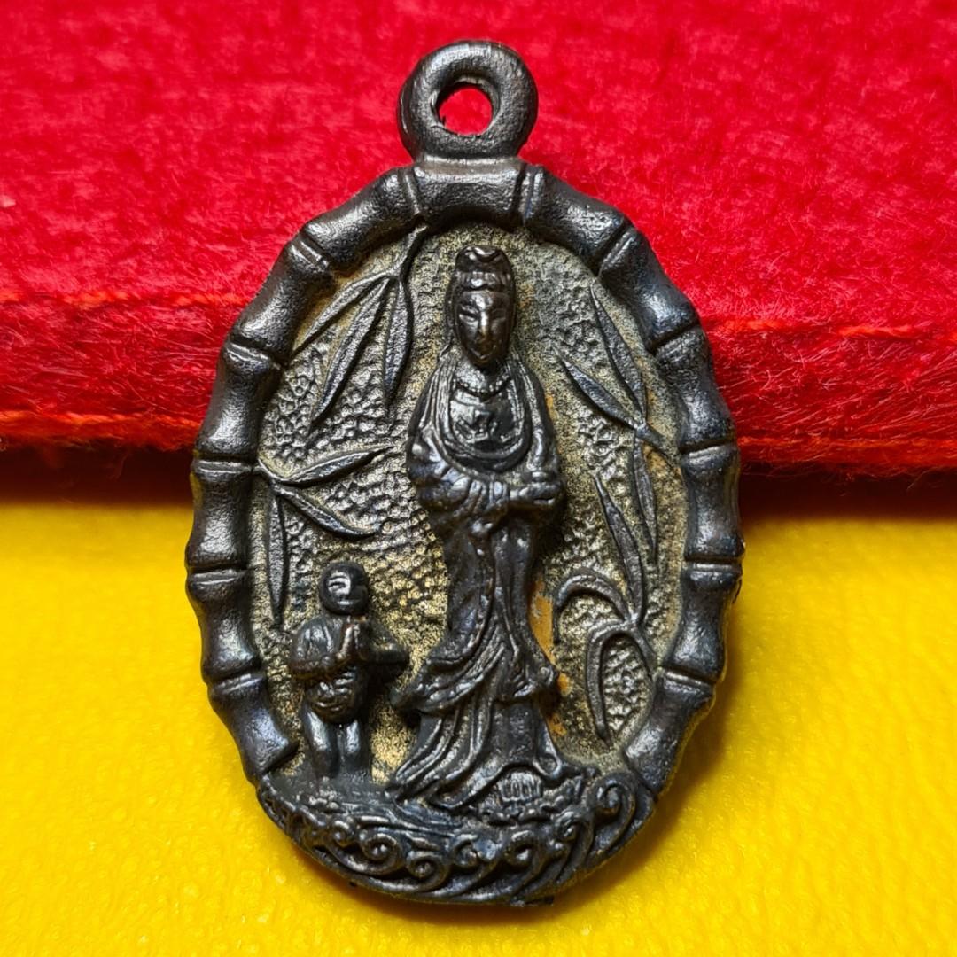 LP Toh Guan Yin Rian BE 2518, Hobbies & Toys, Memorabilia ...