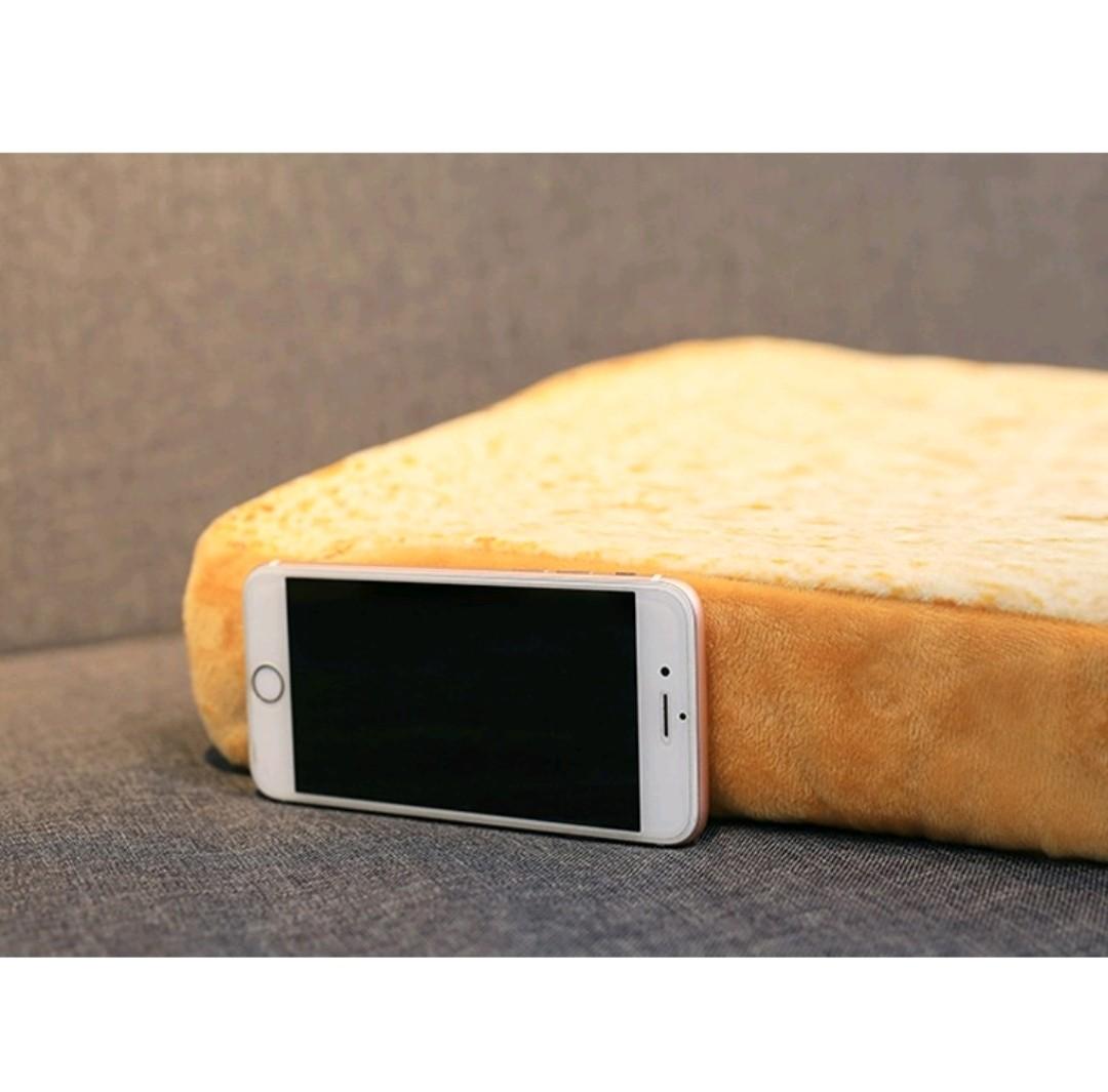 Pet Bread Bed, Pet Supplies, Homes & Other Pet Accessories on Carousell