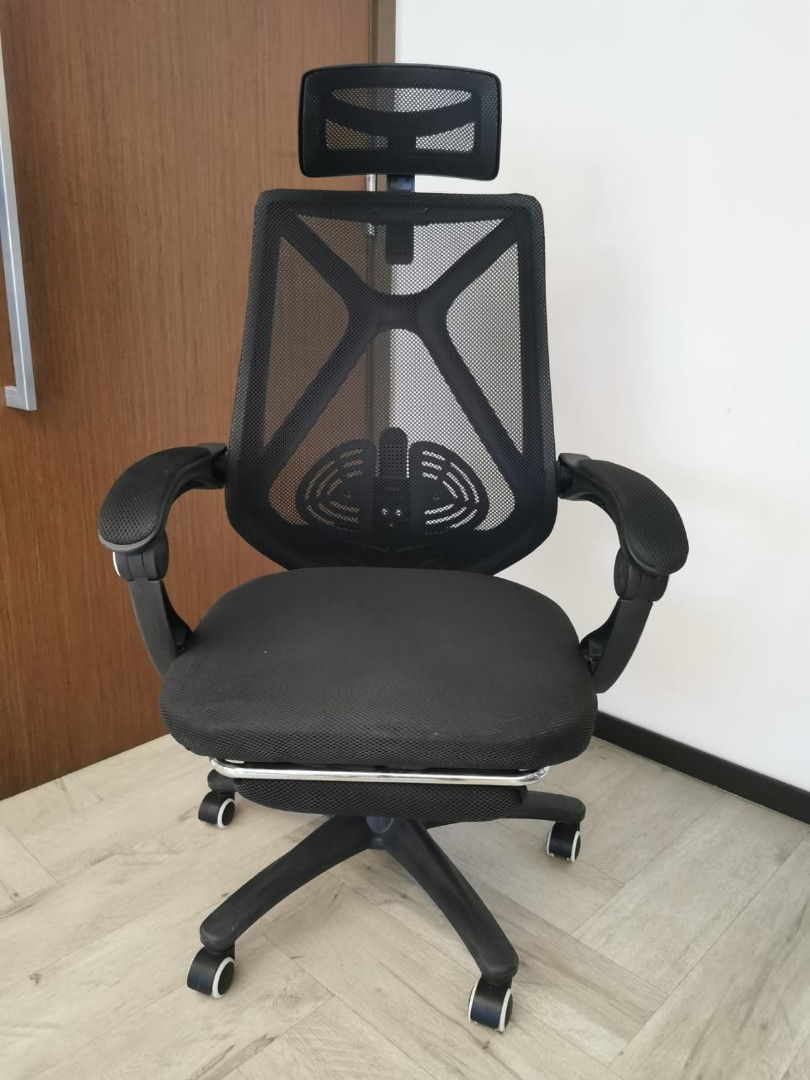 Roller chair, Furniture & Home Living, Furniture, Chairs on Carousell