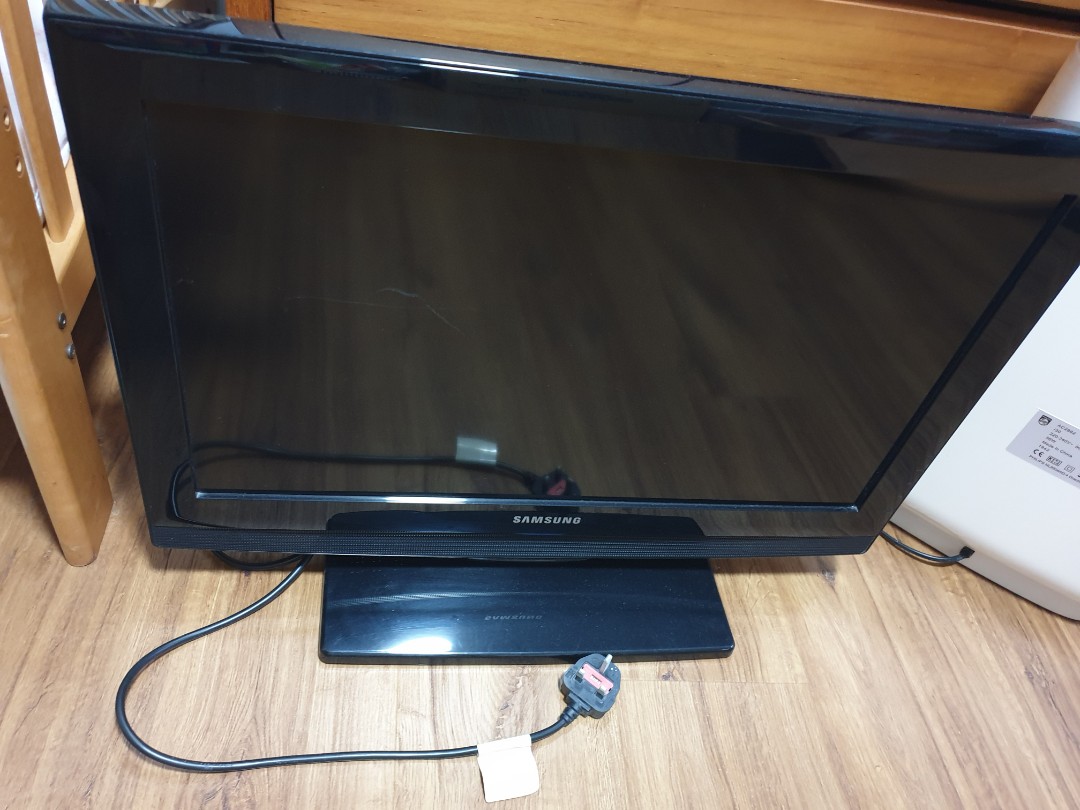 Samsung 26 inch, TV & Home Appliances, TV & Entertainment, TV on Carousell
