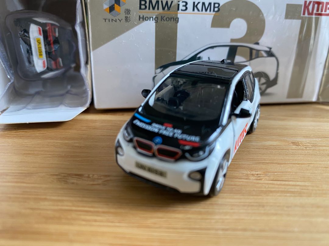 Tiny 131 - KMB巡邏車 BMW i3, 興趣及遊戲, 玩具 & 遊戲類 - Carousell