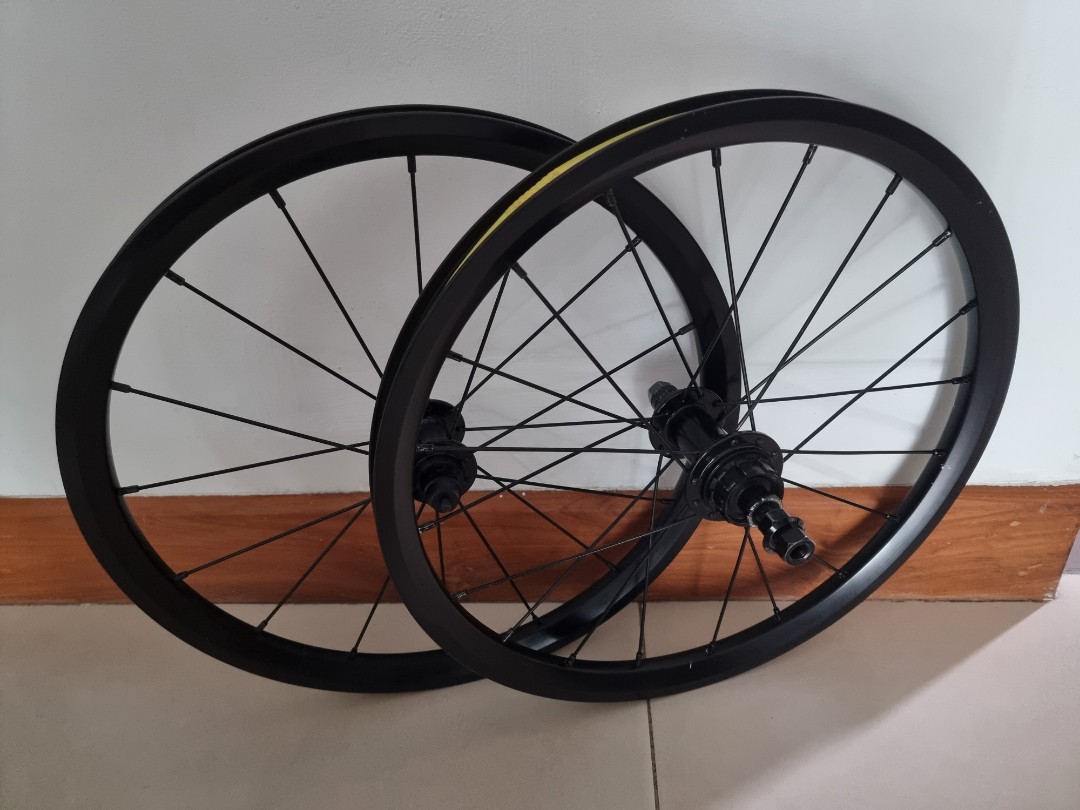 Brompton 349 wheelsets, Sports Equipment, Bicycles & Parts, Parts ...