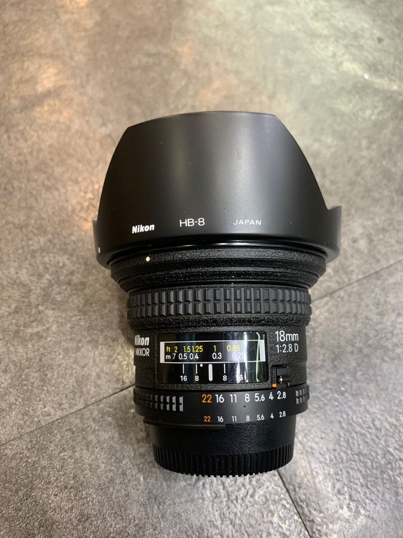 98-99% Nikon AF 18mm f2.8 18 2.8 with hood, 攝影器材, 鏡頭及裝備 - Carousell