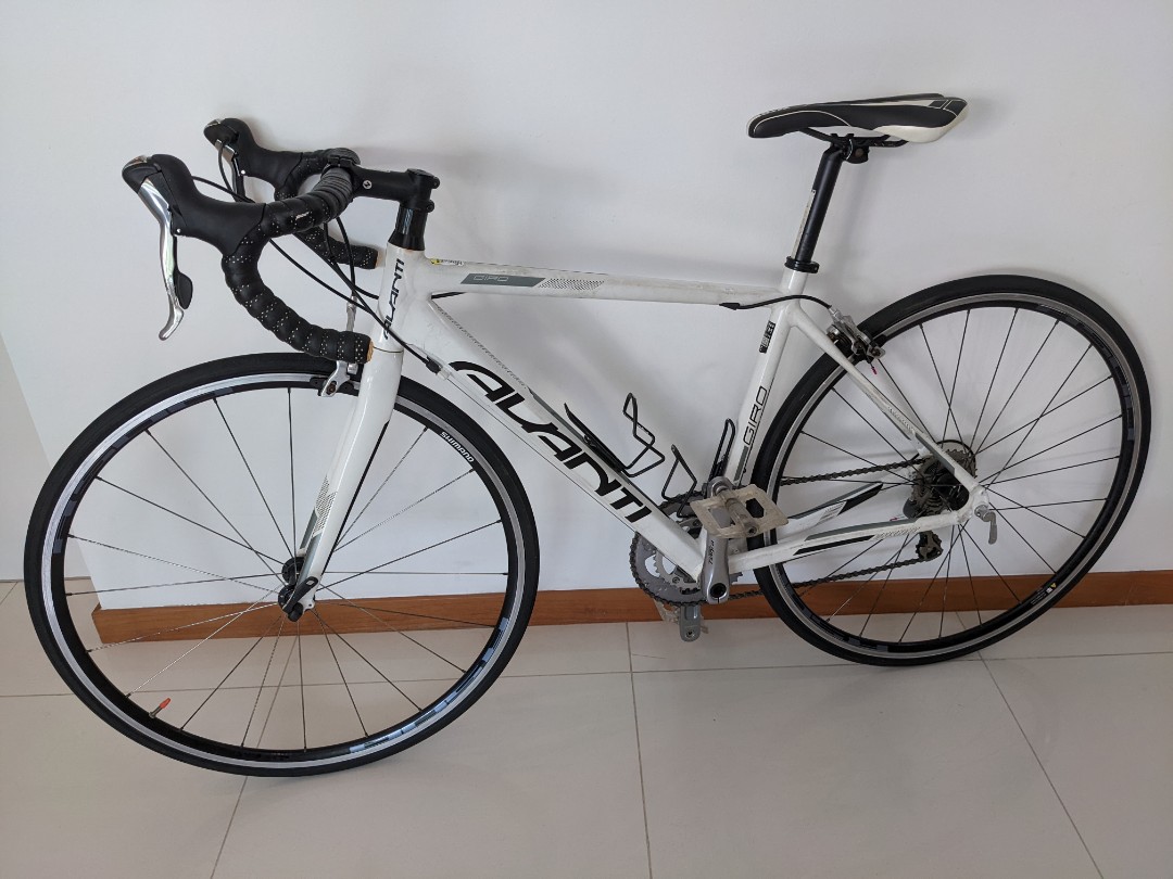 Avanti Giro Road Bike, Sports Equipment, Bicycles & Parts, Bicycles on Carousell