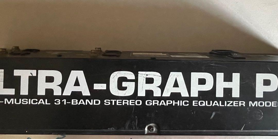 BEHRINGER UltraGraph PRO GEQ-3102 - Professional 19" Stereo Graphic ...