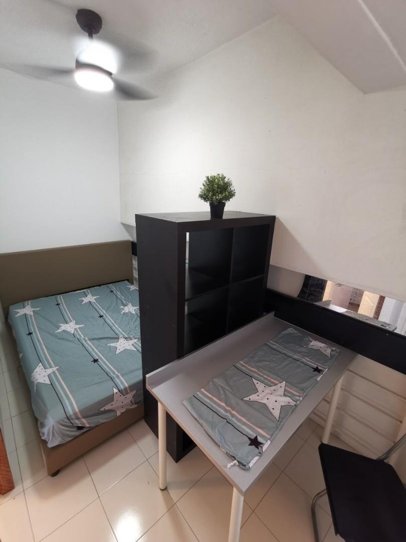 Clementi Mrt / Dover Mrt / Near NUS, Ngee Ann poly - common room ...