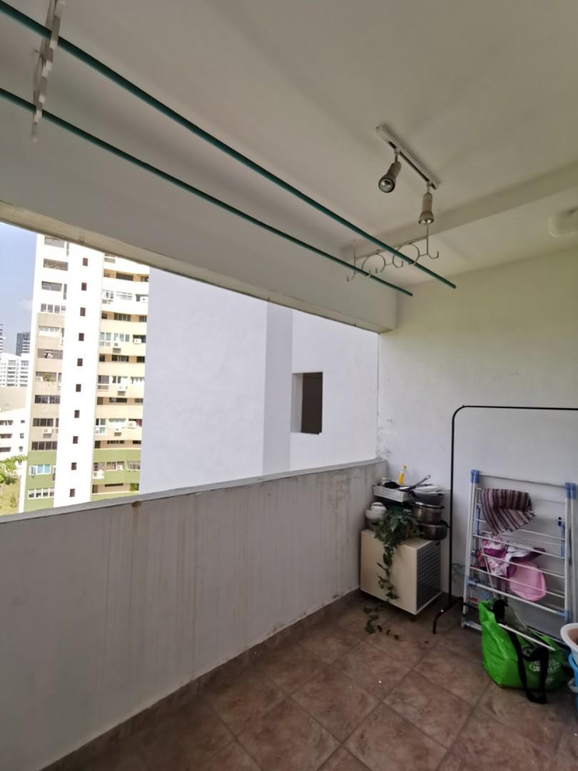 Clementi Mrt / Dover Mrt / Near NUS, Ngee Ann poly - common room ...