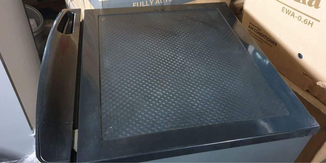 Eureka 6 cubic refrigerator mall display pull out, Community on Carousell