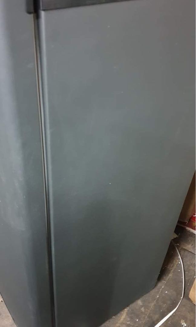 Eureka 6 cubic refrigerator mall display pull out, Community on Carousell
