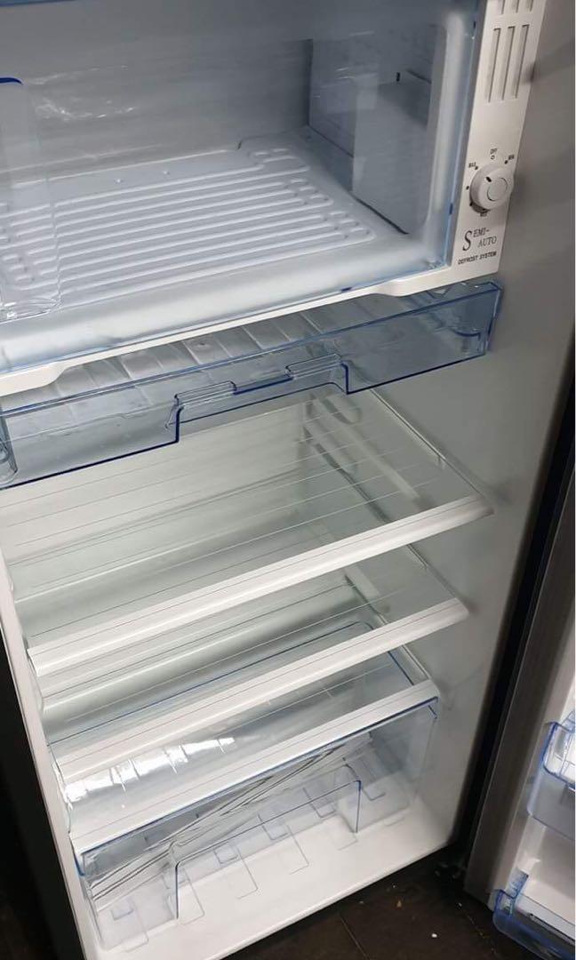 Eureka 6 cubic refrigerator mall display pull out, Community on Carousell