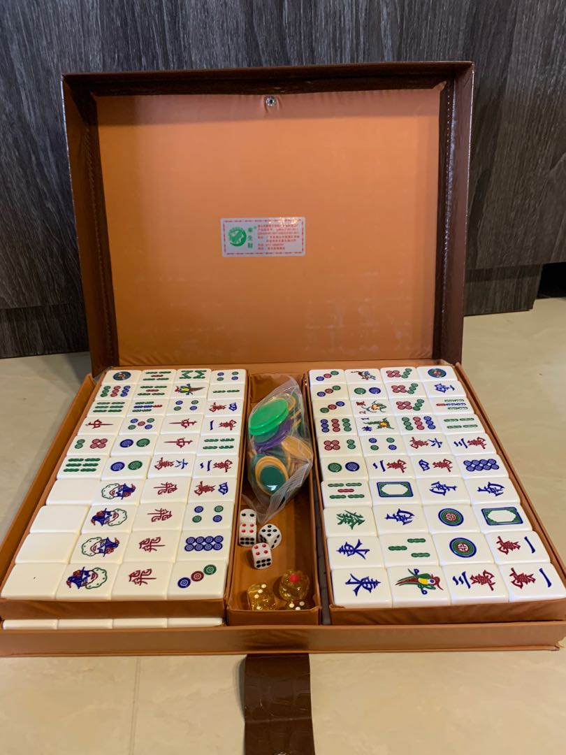 Gold Mahjong Set, Hobbies & Toys, Toys & Games on Carousell