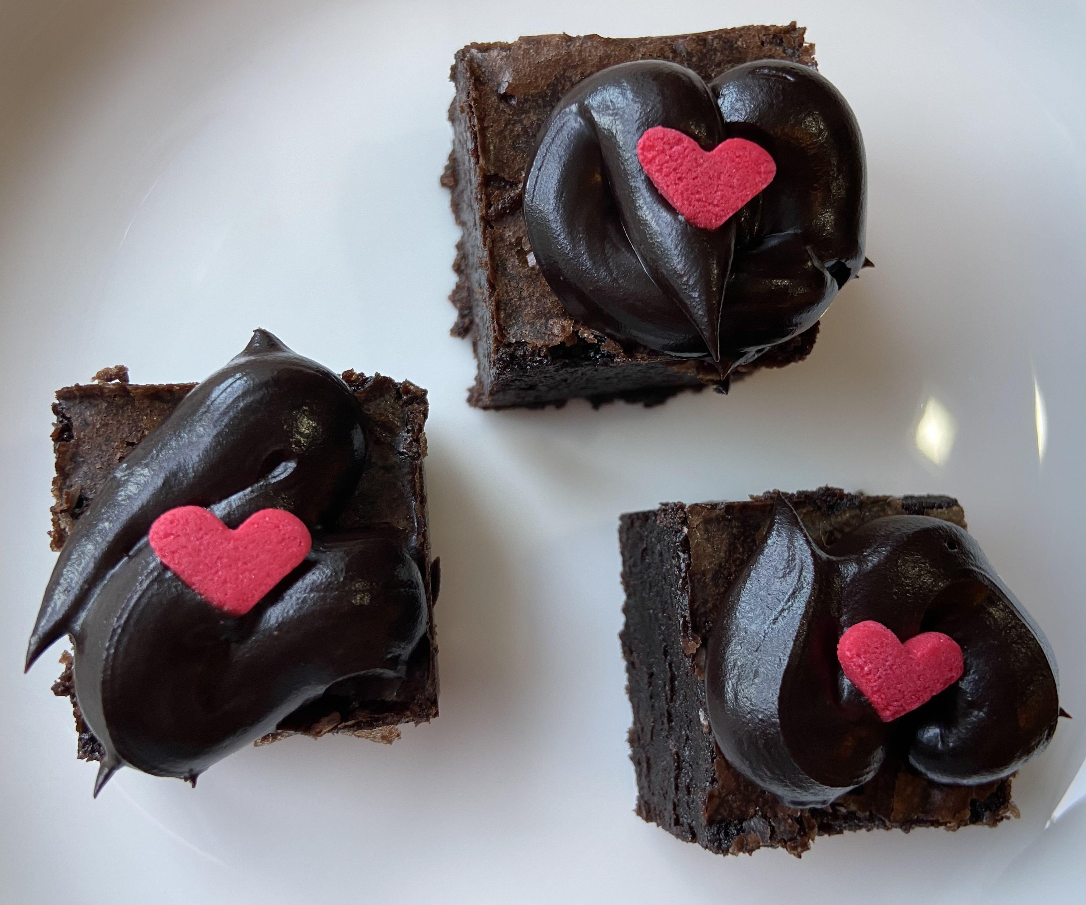 (Halal) Fudgy Brownies, Food & Drinks, Homemade Bakes on Carousell