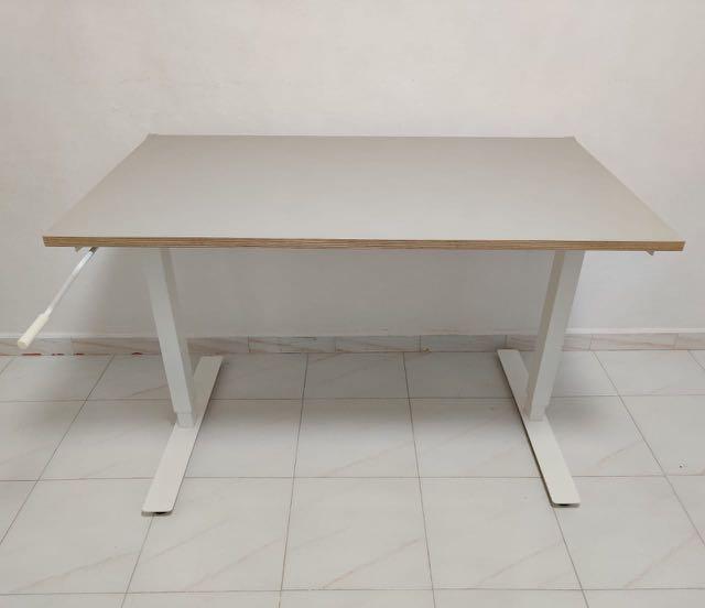 IKEA height adjustable table (IKEA SKARSTA / TROTTEN) Sit Standing ...