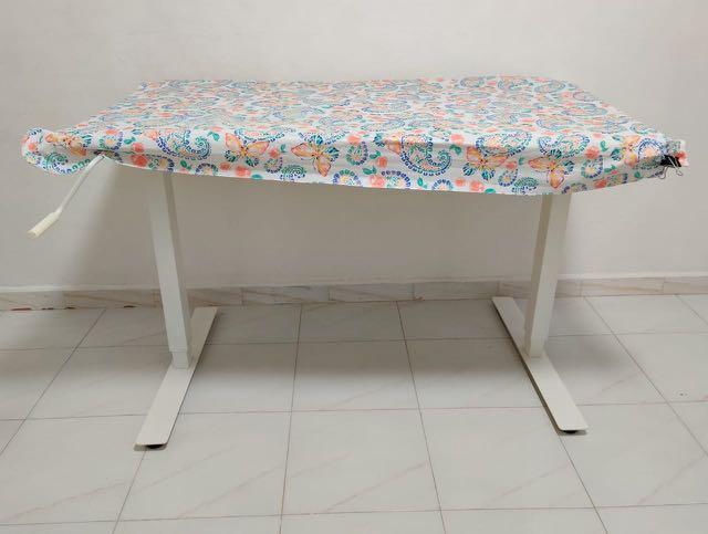 IKEA height adjustable table (IKEA SKARSTA / TROTTEN) Sit Standing ...