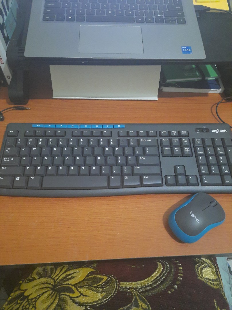 Keyboard Logitech K275 dan Mouse Wireless, Elektronik, Lainnya di Carousell