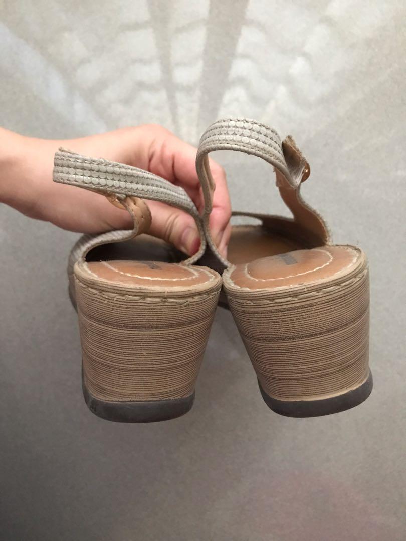 Mendrez Woman Sandals, Women's Fashion, Footwear, Sandals on Carousell