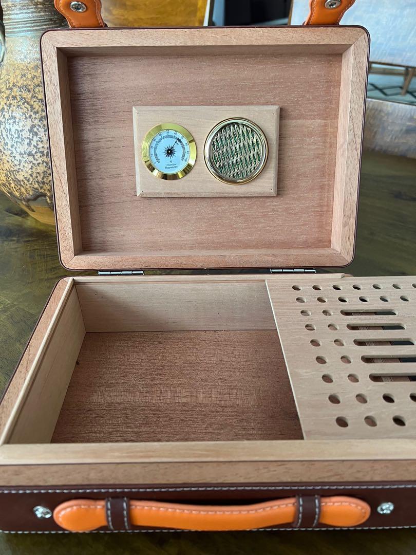 Portable Cedar Cigar Travel Case - Humidor, Men's Fashion, Bags ...