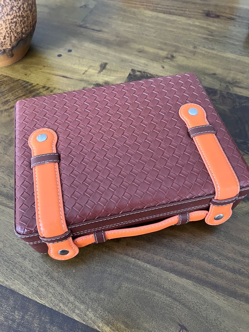 Portable Cedar Cigar Travel Case - Humidor, Men's Fashion, Bags ...