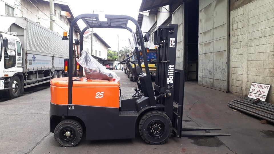 TAILIFT FORKLIFT - Electric Counterbalance, Special Vehicles, Heavy ...