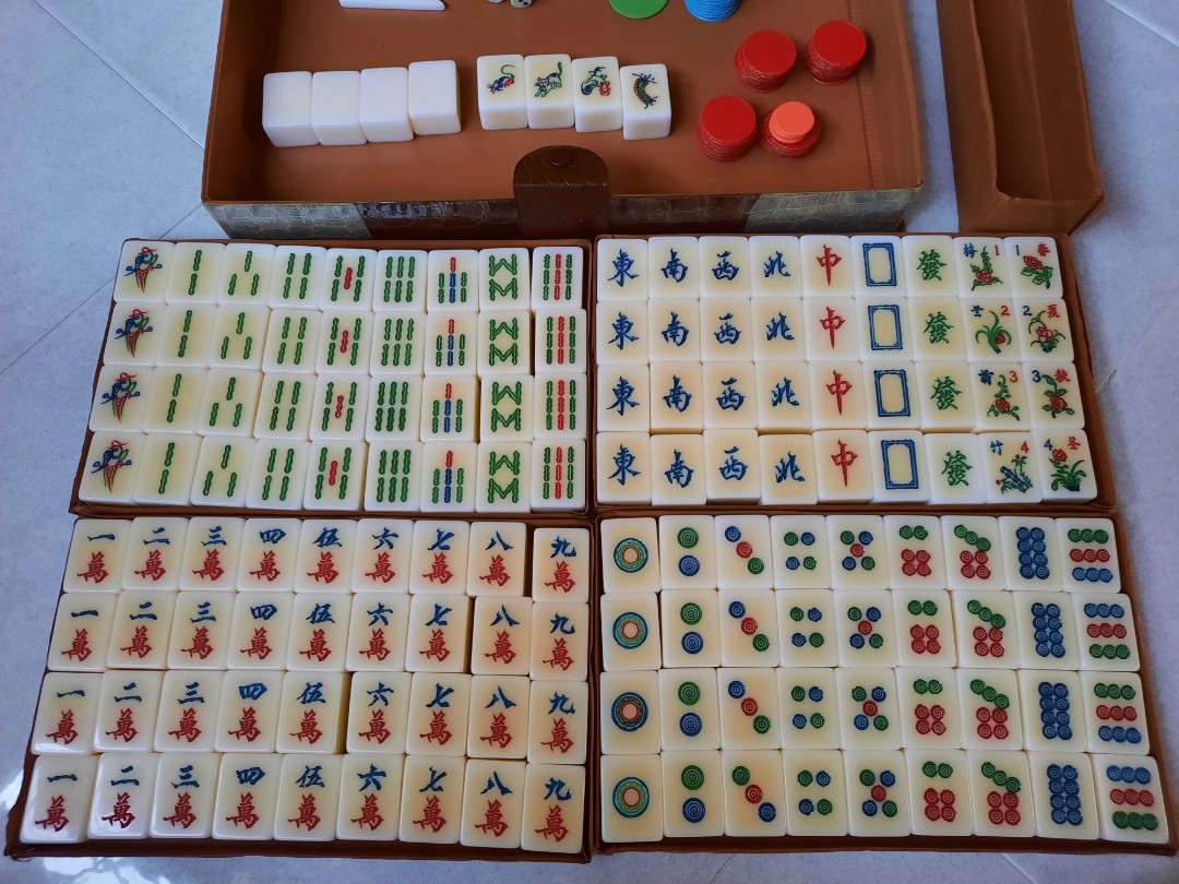 (Used) Mahjong Set, Hobbies & Toys, Toys & Games on Carousell