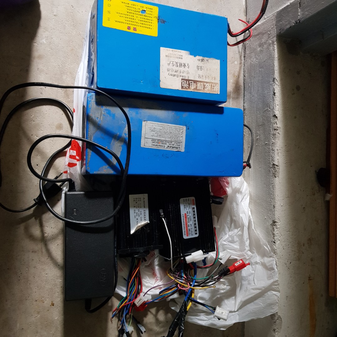 Batteries, Controller and battery charger, Sports Equipment, PMDs, E ...