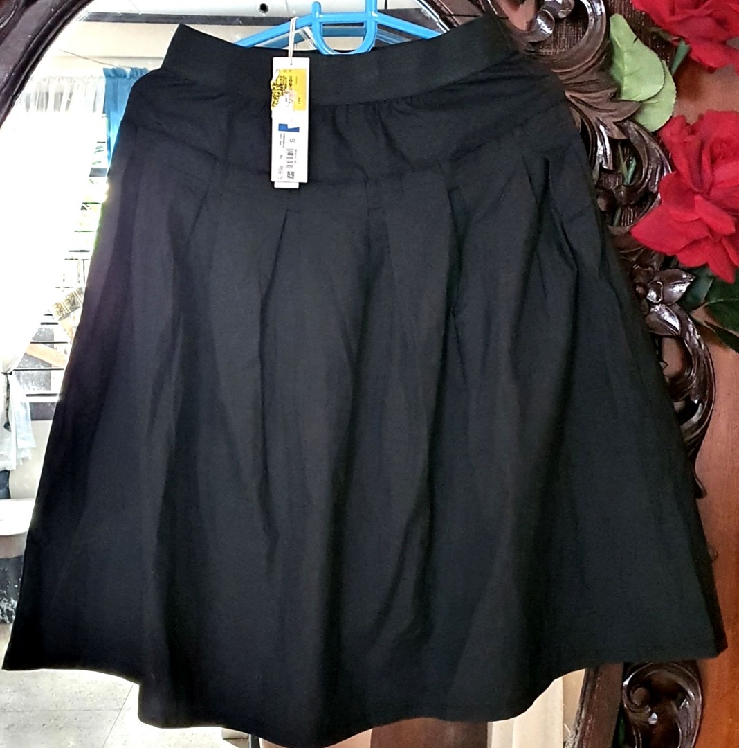Bench Skirt, Women's Fashion, Bottoms, Skirts on Carousell