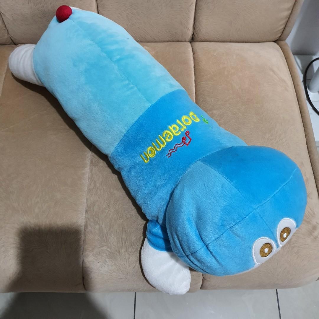 boneka doraemon guling