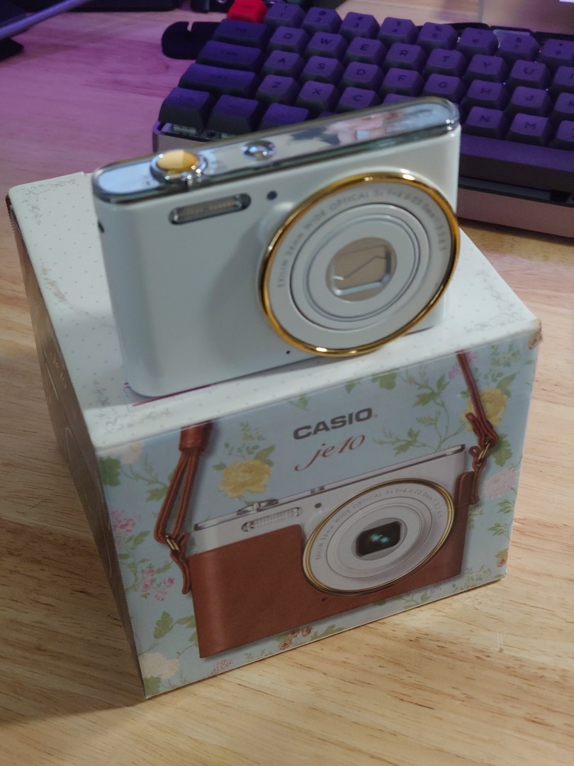 Casio JE10 Camera with SD card, Photography, Cameras on Carousell