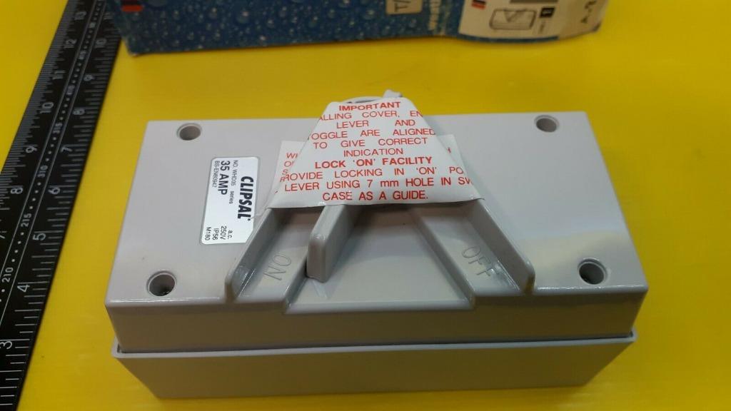 Clipsal WHD 35 Weatherprotected double pole surface switch HD35 series ...