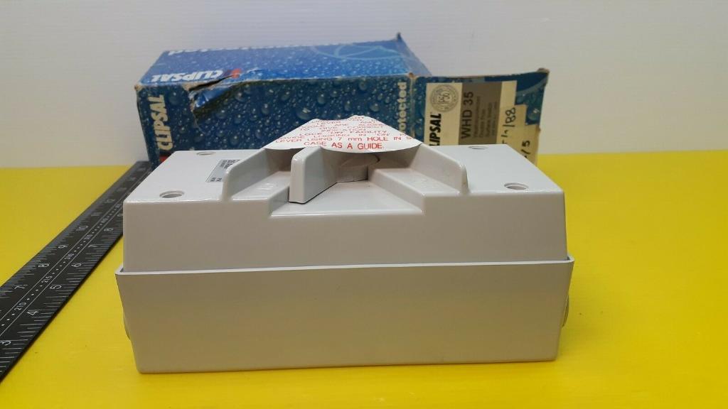 Clipsal WHD 35 Weatherprotected double pole surface switch HD35 series ...