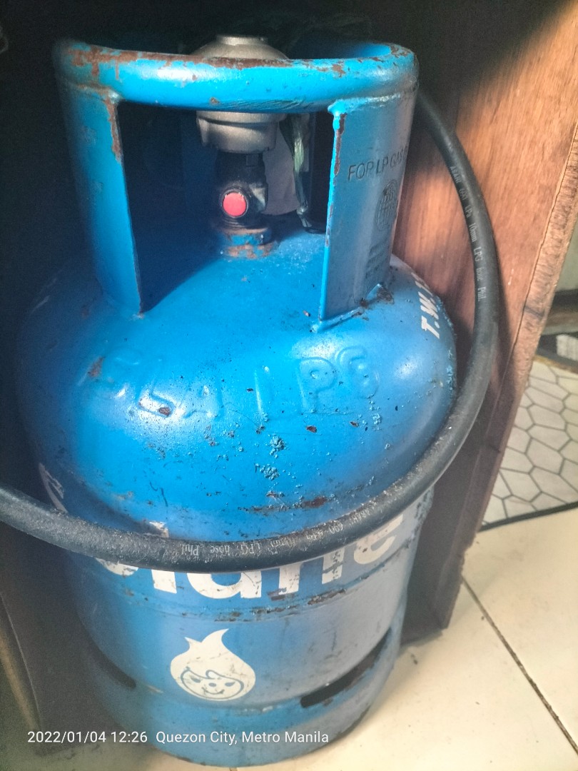 Empty Gas Tank with Regulator !!!, Furniture & Home Living, Kitchenware ...