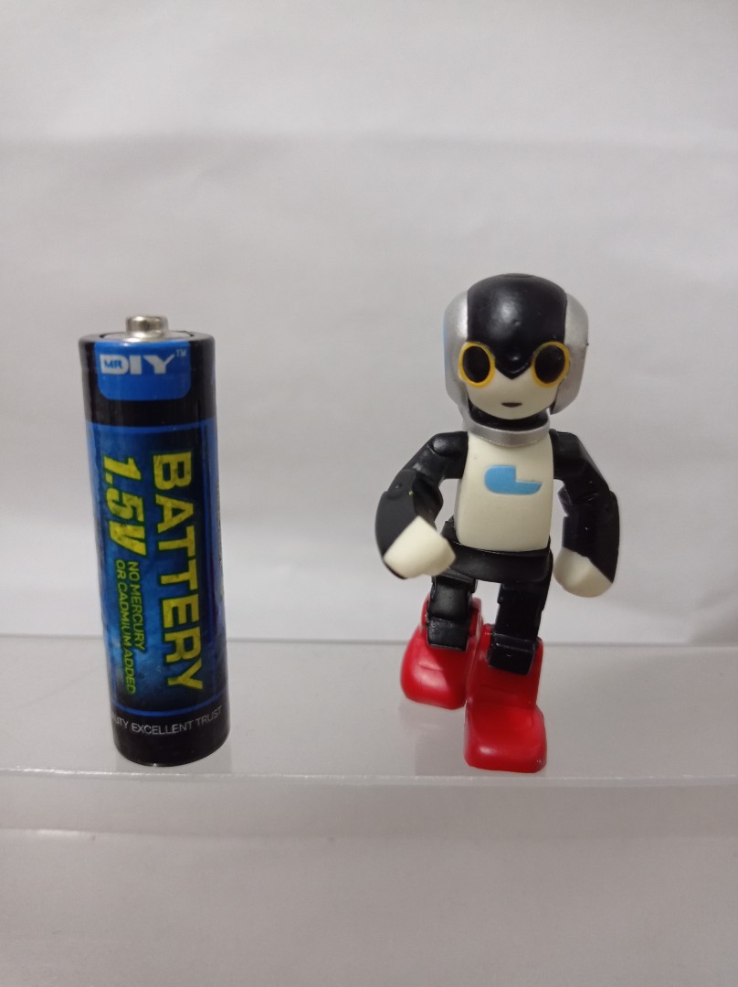 ROBI FIGURE, Hobbies & Toys, Collectibles & Memorabilia, Fan ...