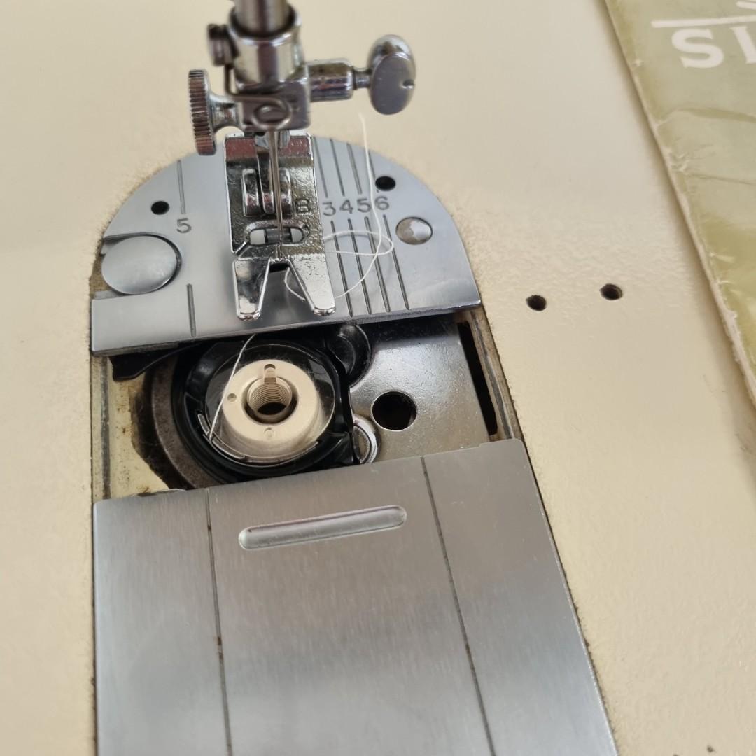Singer 964 sewing machine, Hobbies & Toys, Stationery & Craft, Craft ...