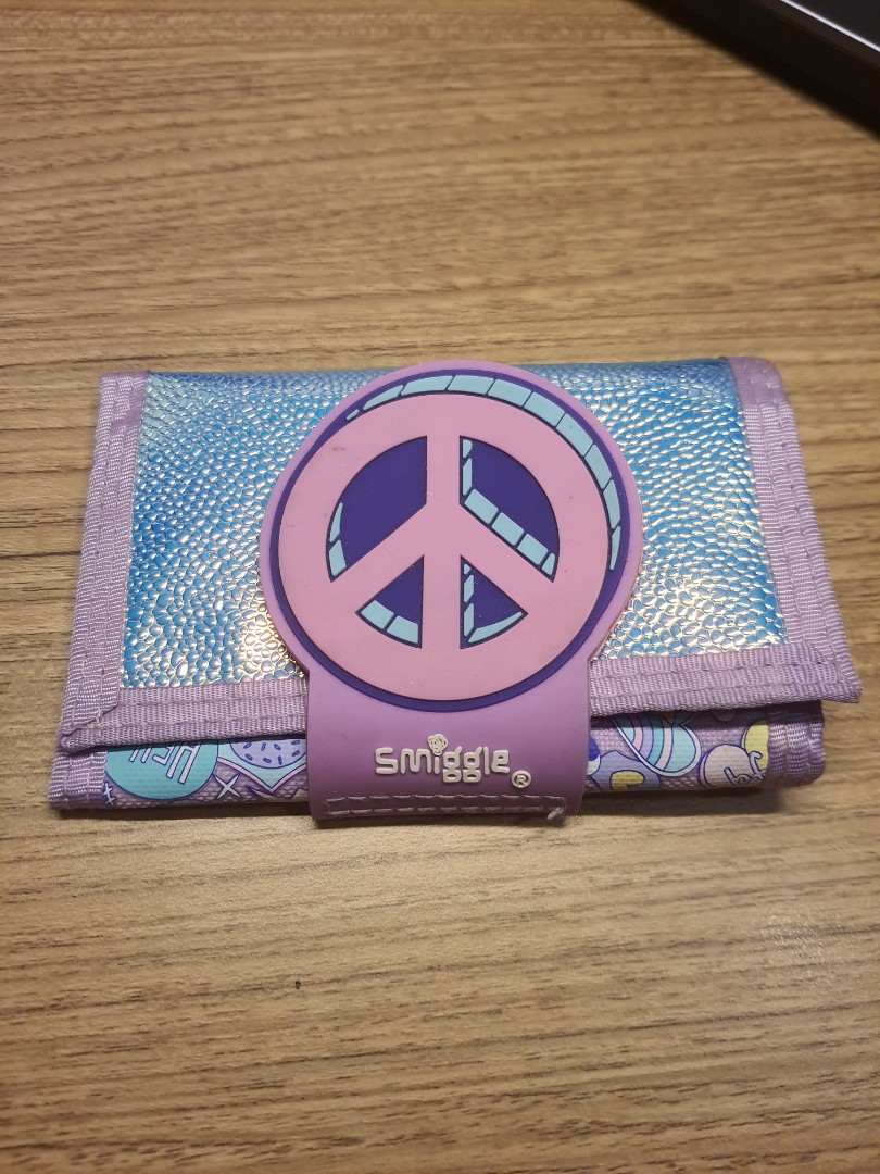 Smiggle Stylin Wallet (Lilac Peace Sign), Women's Fashion, Bags ...