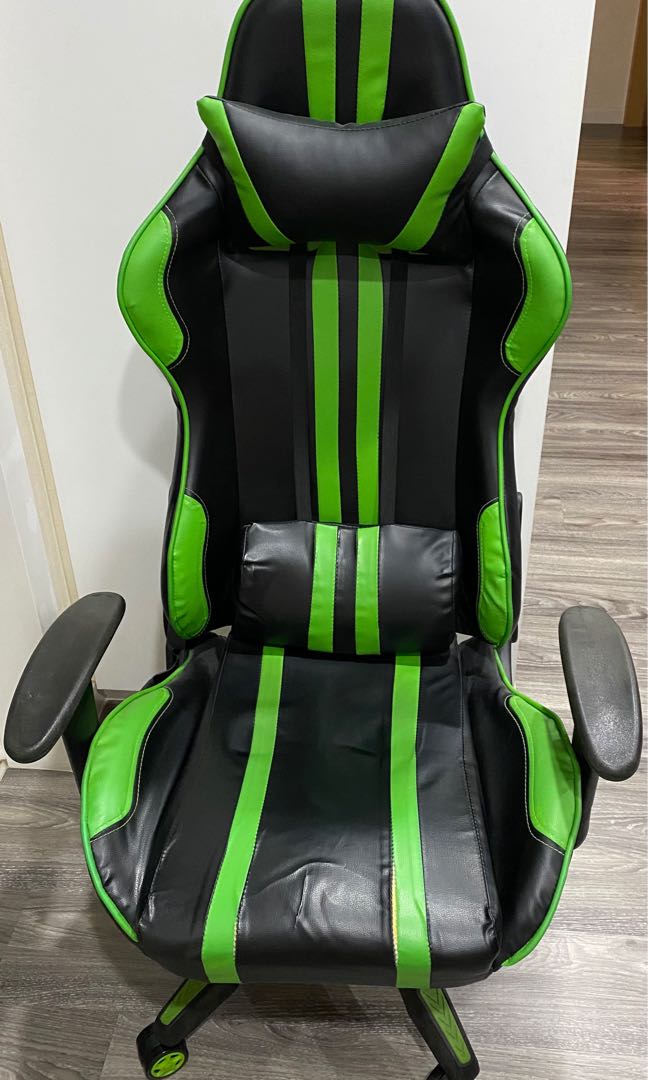 Used Gaming Chair, Furniture & Home Living, Furniture, Chairs on Carousell