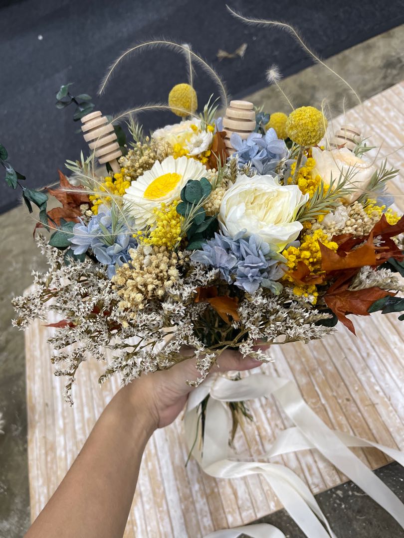 Used Pre Wedding Flowers, Hobbies & Toys, Stationery & Craft, Flowers ...