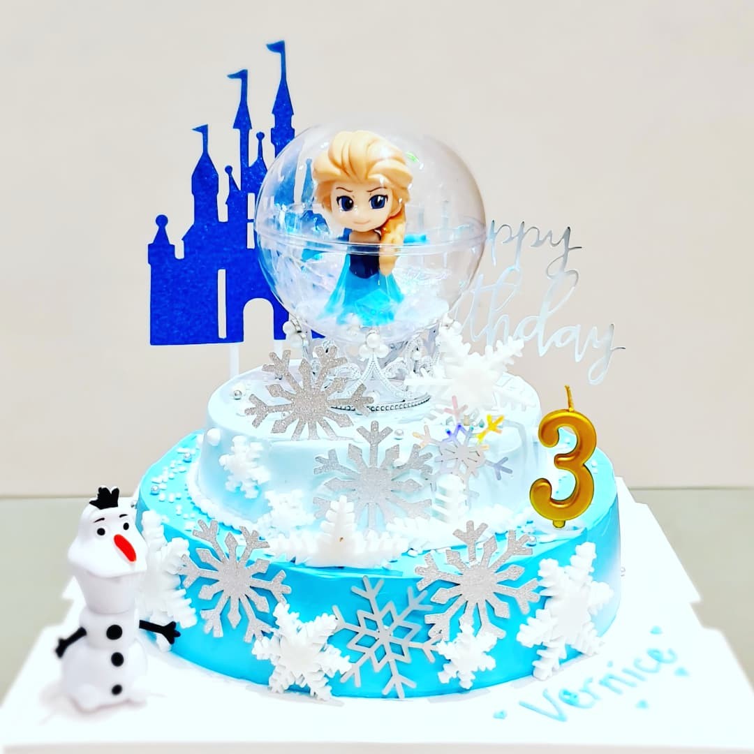 2 tier Elsa frozen cake, Food & Drinks, Homemade Bakes on Carousell