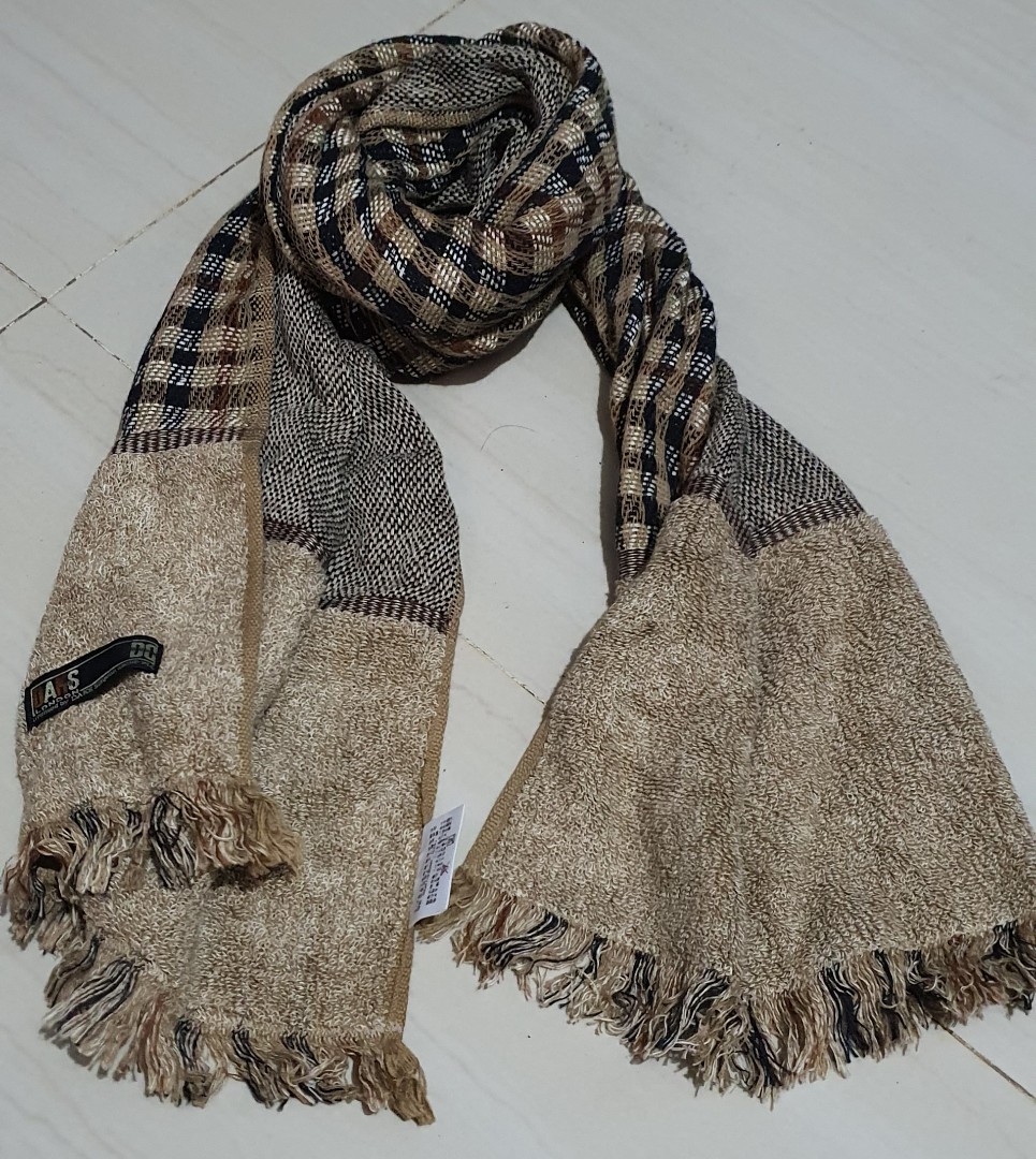 Authentic daks scarf, Luxury, Apparel on Carousell