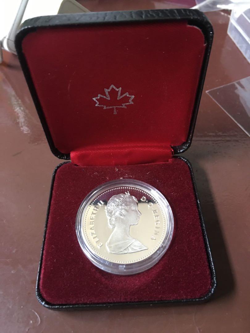 Elizabeth silver coin with box, Hobbies & Toys, Memorabilia ...
