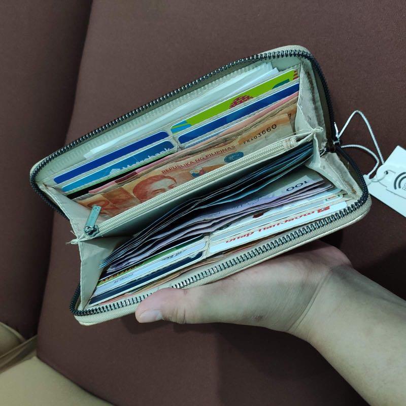 Halston Wallet, Women's Fashion, Bags & Wallets, Wallets & Card holders ...