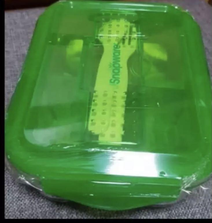 Snapware Pyrex Eco Divided container, Furniture & Home Living ...