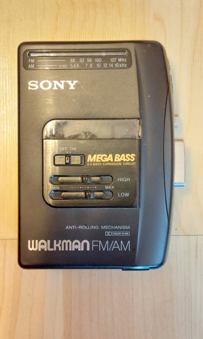 Sony Walkman 1部, 興趣及遊戲, 收藏品及紀念品, 古董收藏 - Carousell