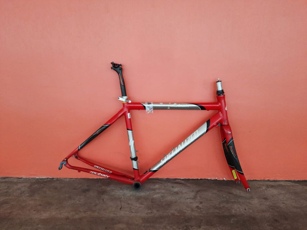 Specialized Roubaix frame with bb, Sports Equipment, Bicycles & Parts ...